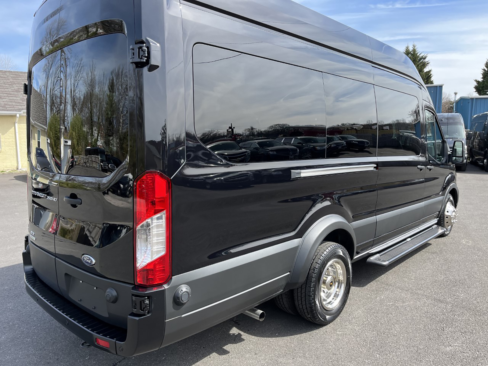 2023 Ford Impression Series AWD – Advantage Remarketing Solutions