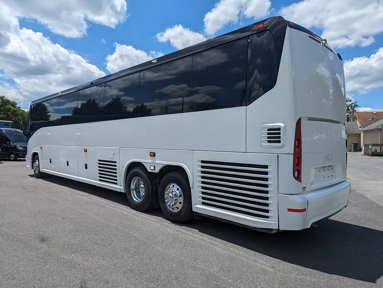 2018 MCI J4500 – Advantage Remarketing Solutions