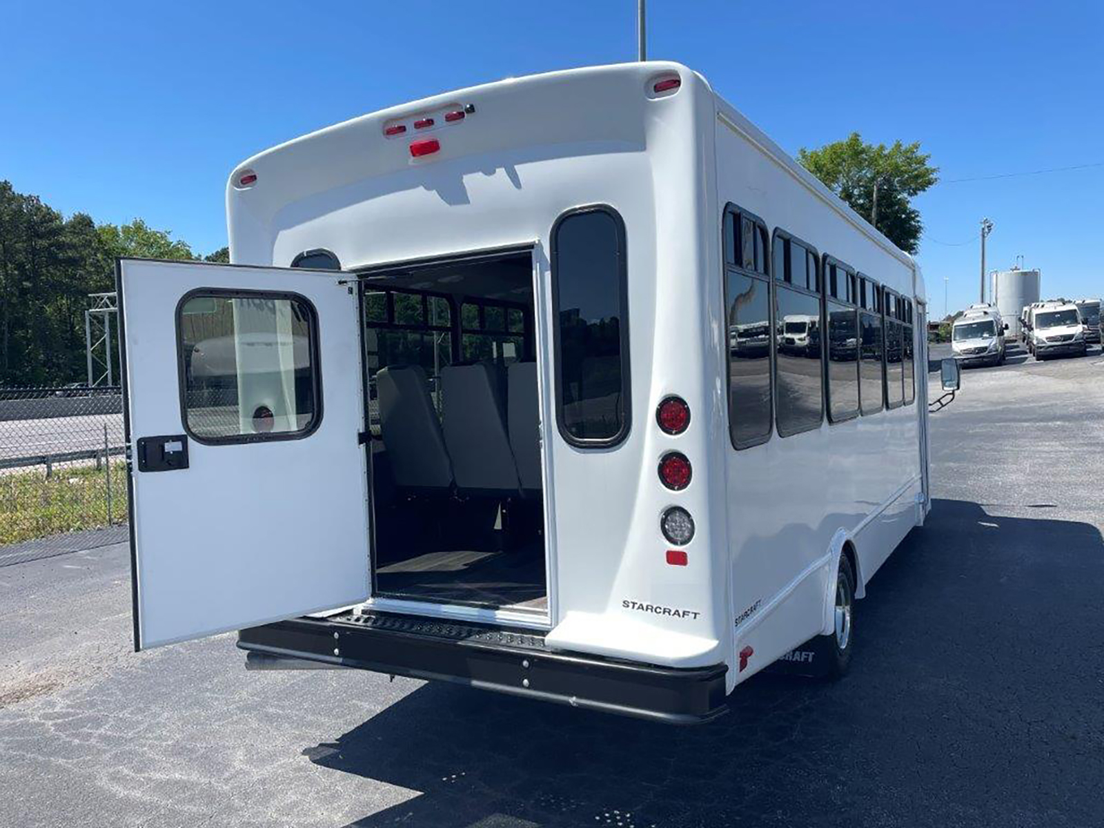 2025 Ford E450 – Advantage Remarketing Solutions