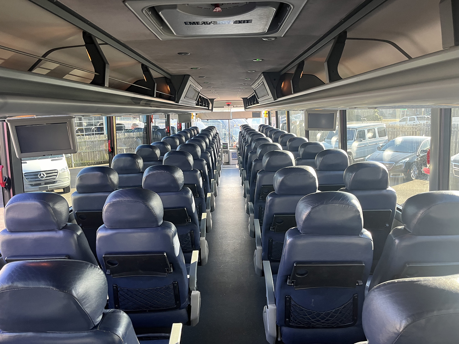 2006 Van Hool C2045 – Advantage Remarketing Solutions