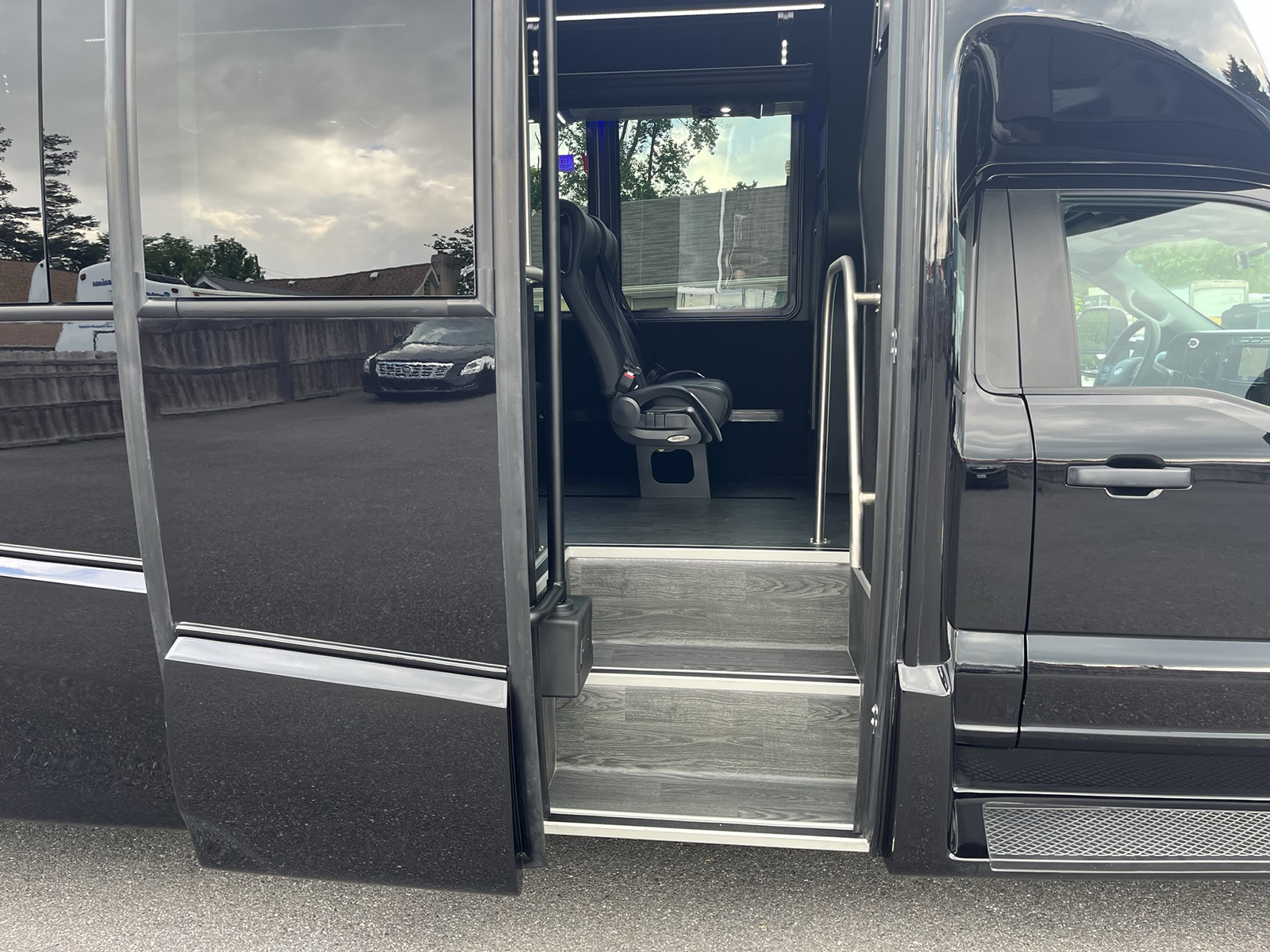 2025 Ford F-600 Grech GM33 – Advantage Remarketing Solutions