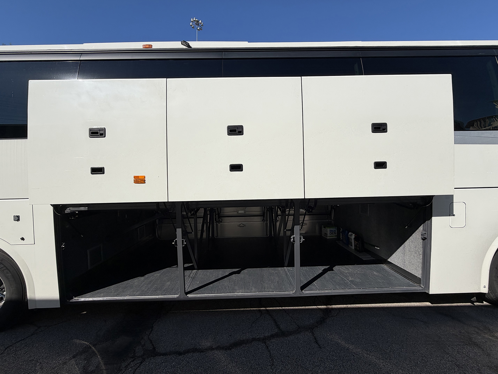 2025 Volvo 9700 – Advantage Remarketing Solutions