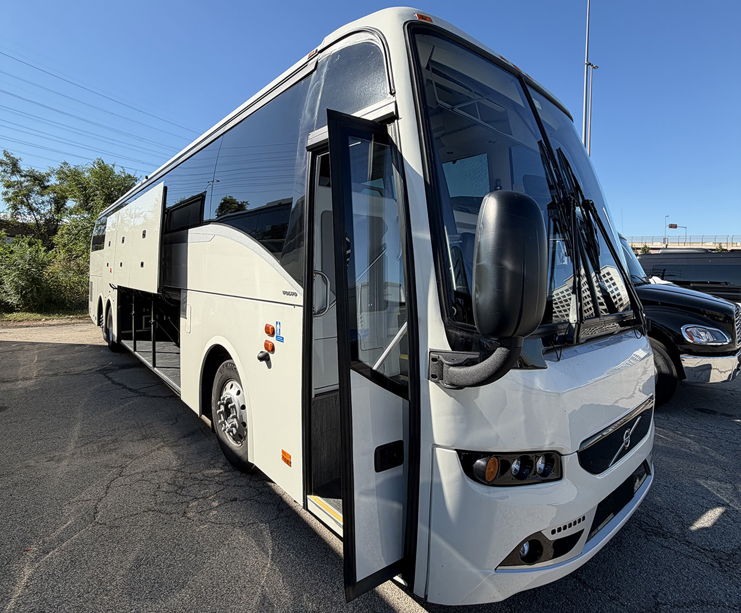 2025 Volvo 9700 – Advantage Remarketing Solutions
